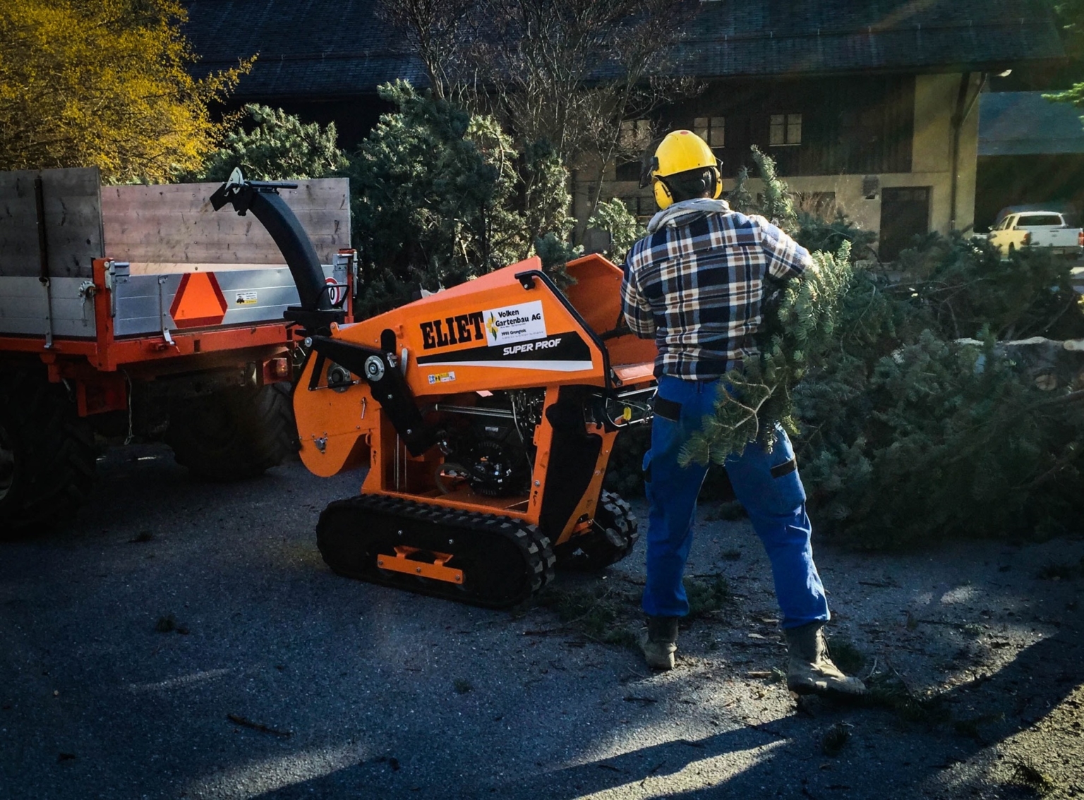 Maschinenpark – Volken Gartenbau